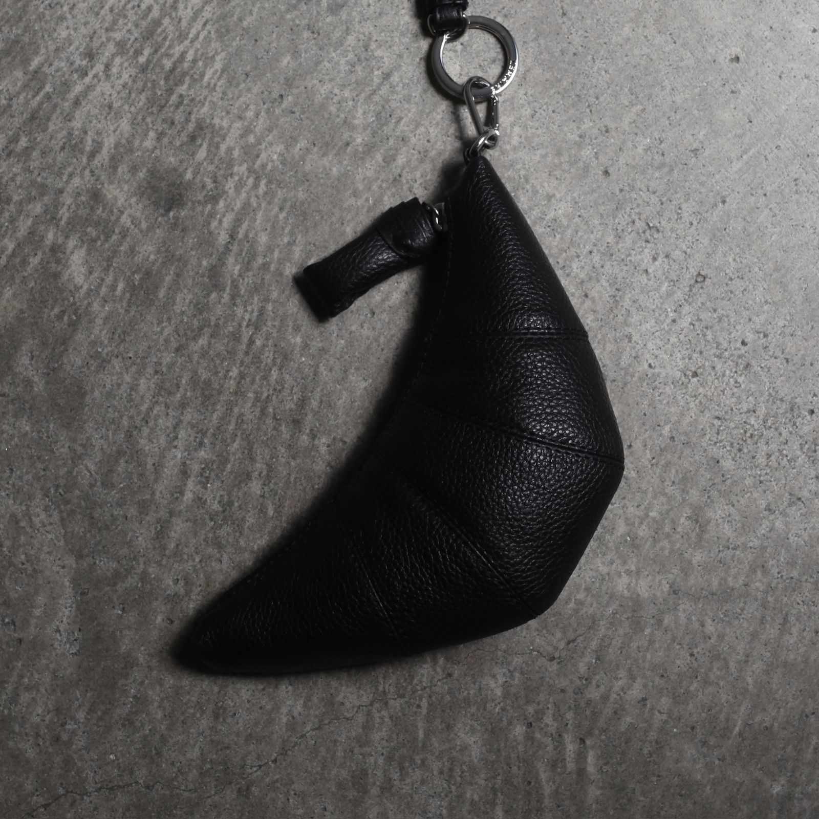 LEMAIRE - 【残りわずか】Crossbody Croissant Coin Purse LEMAIRE - 【残りわずか】Crossbody Croissant Coin Purse