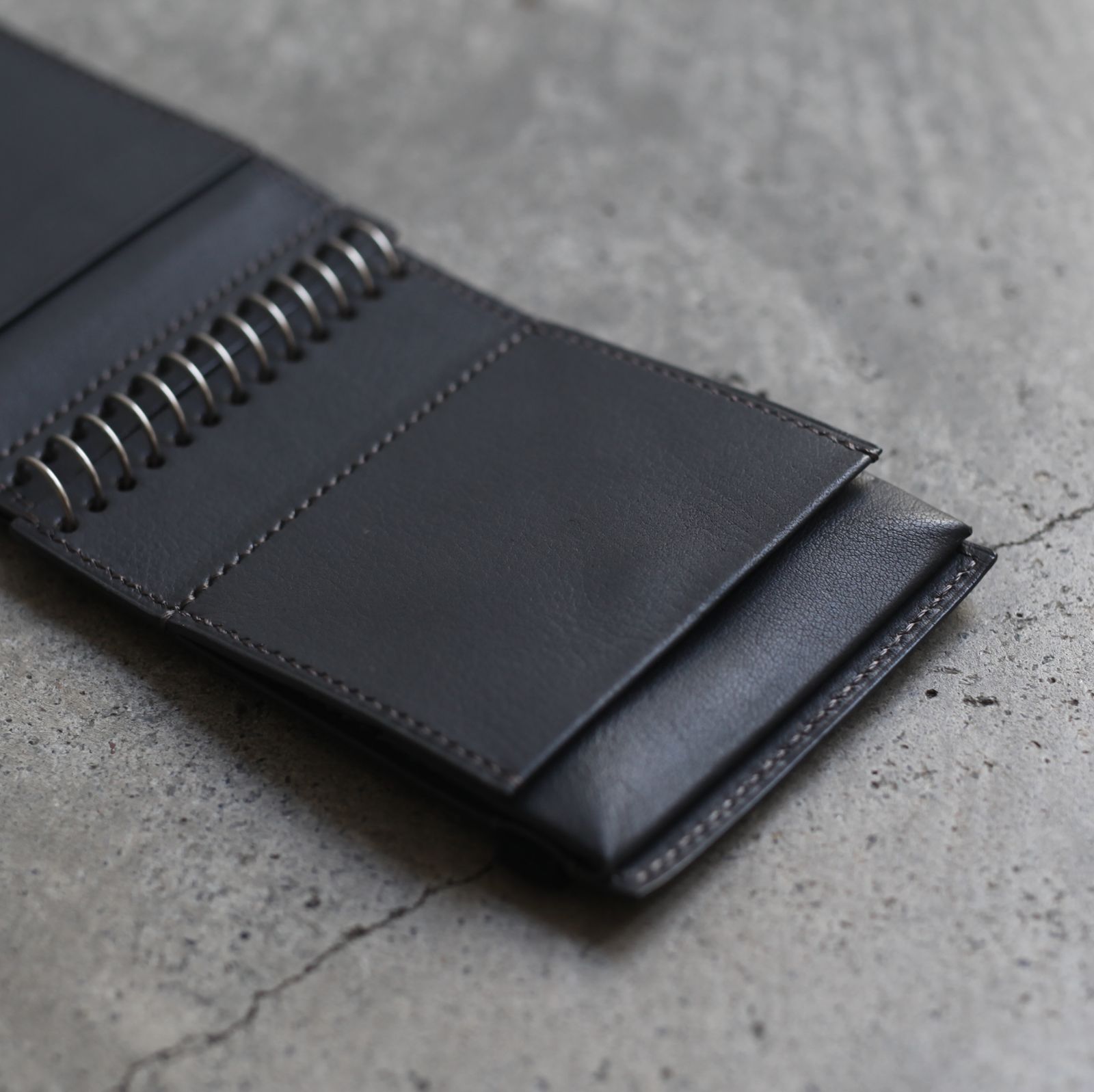ED ROBERT JUDSON - 【残りわずか】Coil Spring Wallet(MEMO_COW) | ACRMTSM ONLINE ...