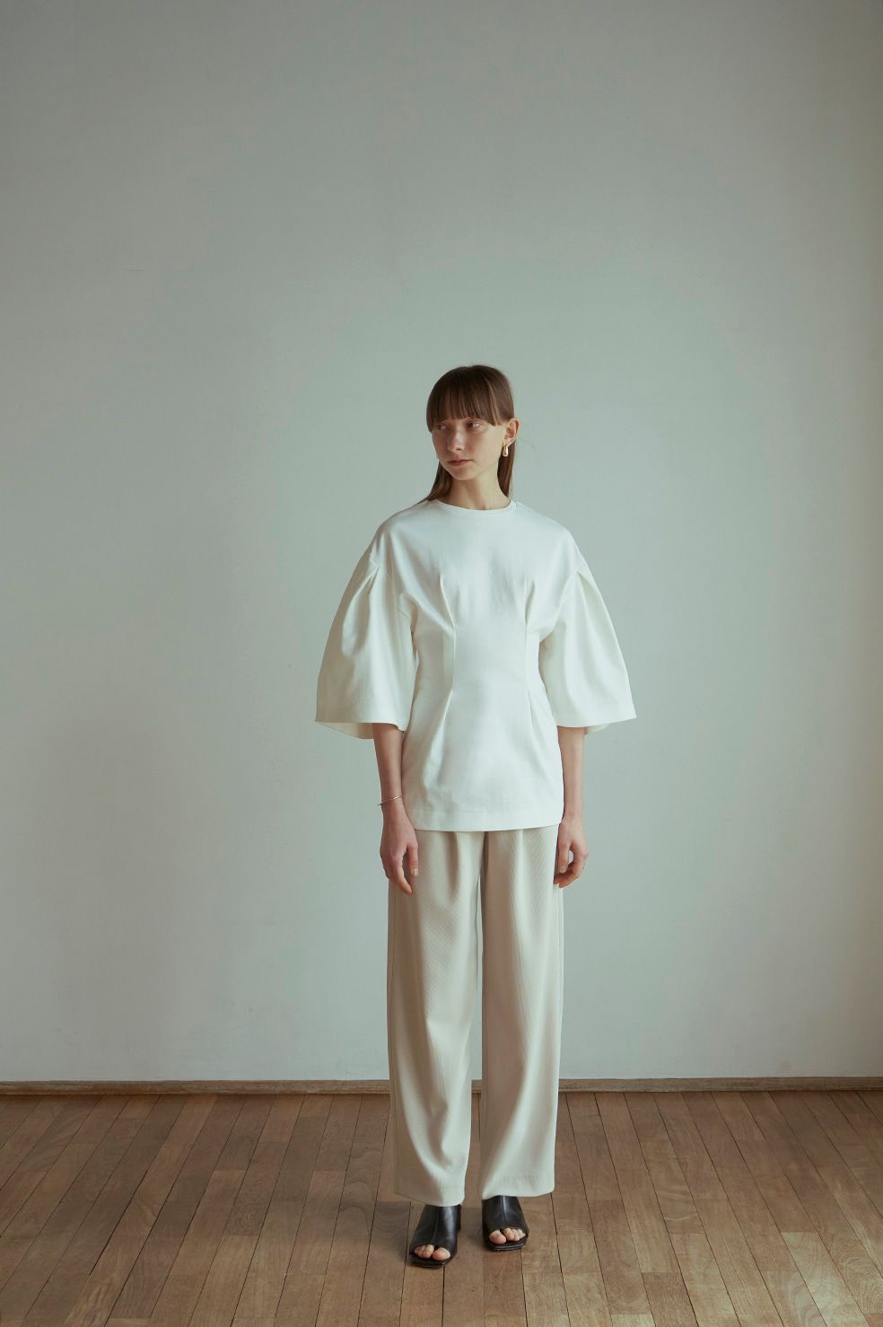 CLANE - BIG SLEEVE WAIST SHAPE TOPS - WHITE | ADDICT WEB SHOP CLANE - BIG SLEEVE WAIST SHAPE TOPS - WHITE | ADDICT WEB SHOP