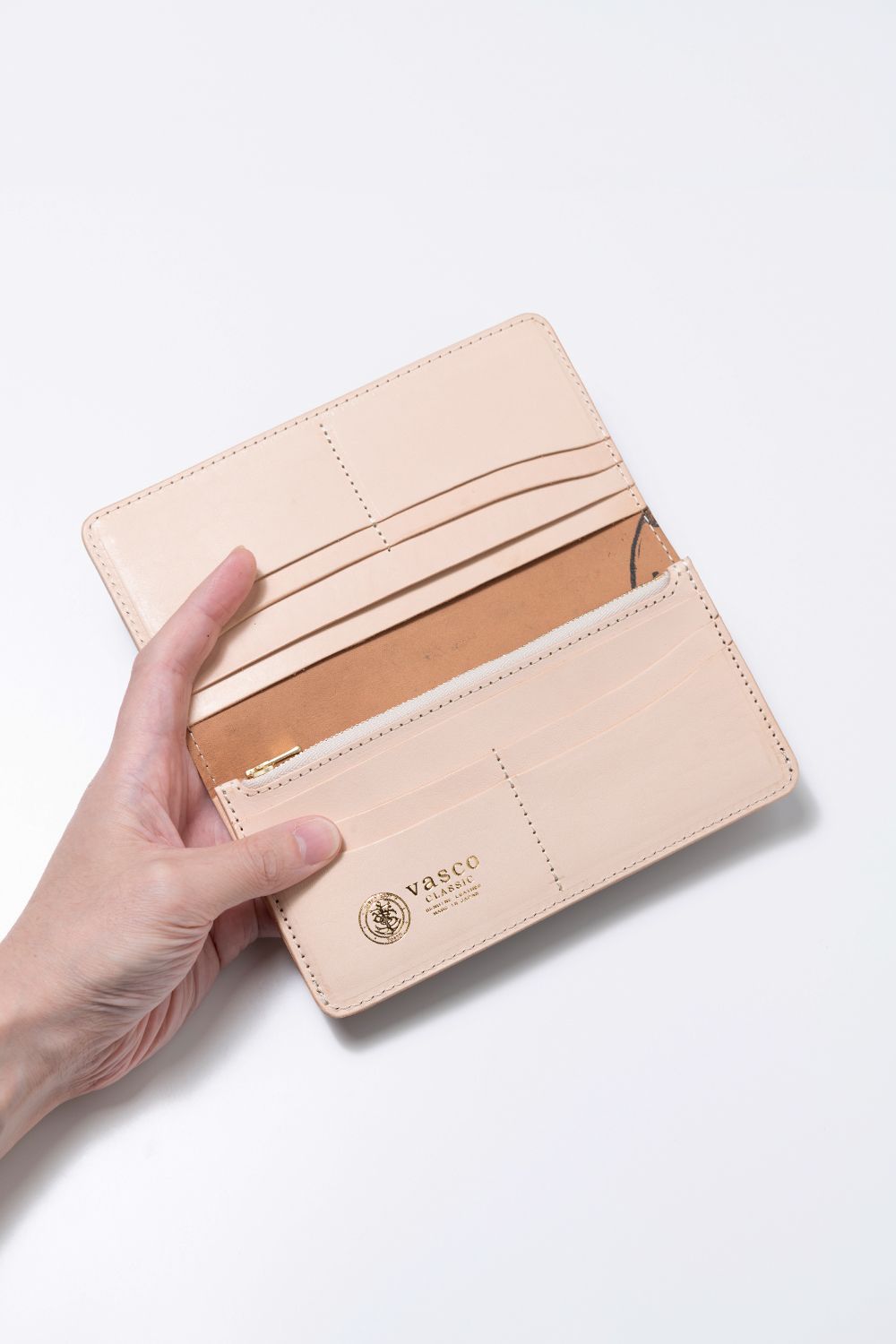 vasco - シェルコードバンロングウォレット [バーボン] / LEATHER GARRISON LONG WALLET [BOURBON ...