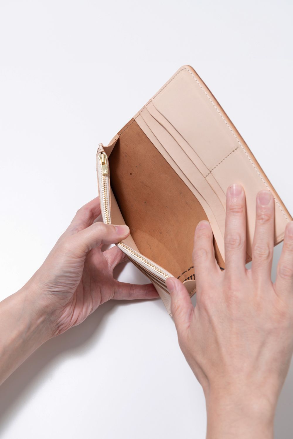 vasco - シェルコードバンロングウォレット [バーボン] / LEATHER GARRISON LONG WALLET [BOURBON ...