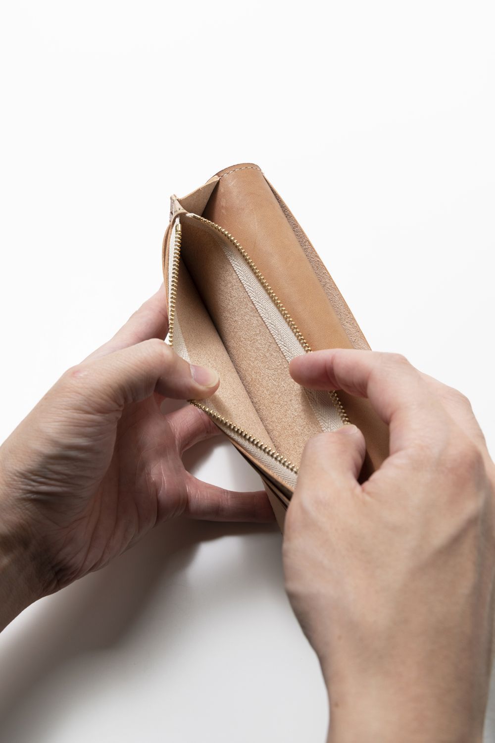 vasco - シェルコードバンロングウォレット [バーボン] / LEATHER GARRISON LONG WALLET [BOURBON ...