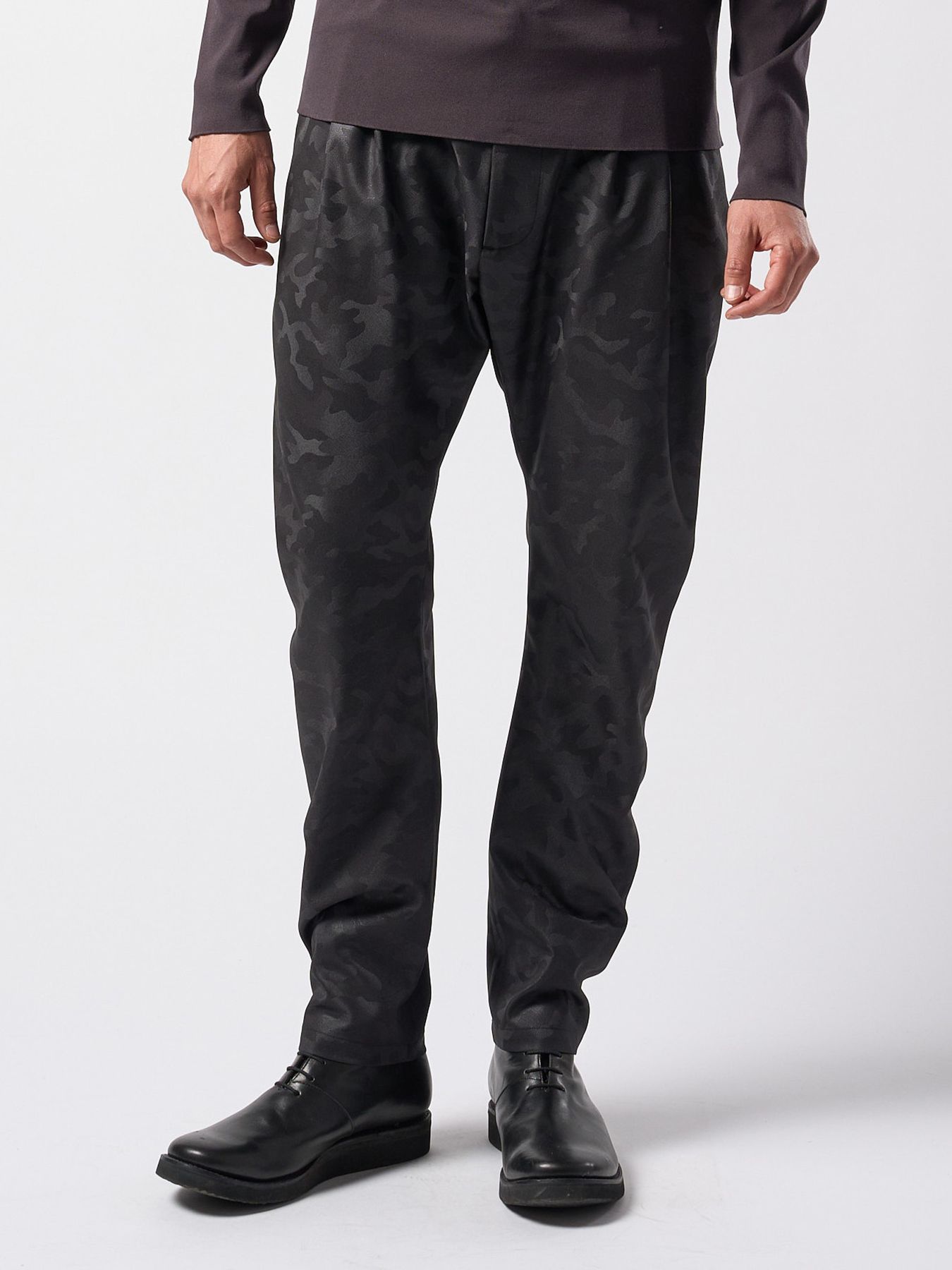 wjk - 【予約品 3月27日(木) 締切】3D banana easy slacks (camo emboss) / カモエンボス 3D バナナ イージースラックス / ブラック | BRYAN