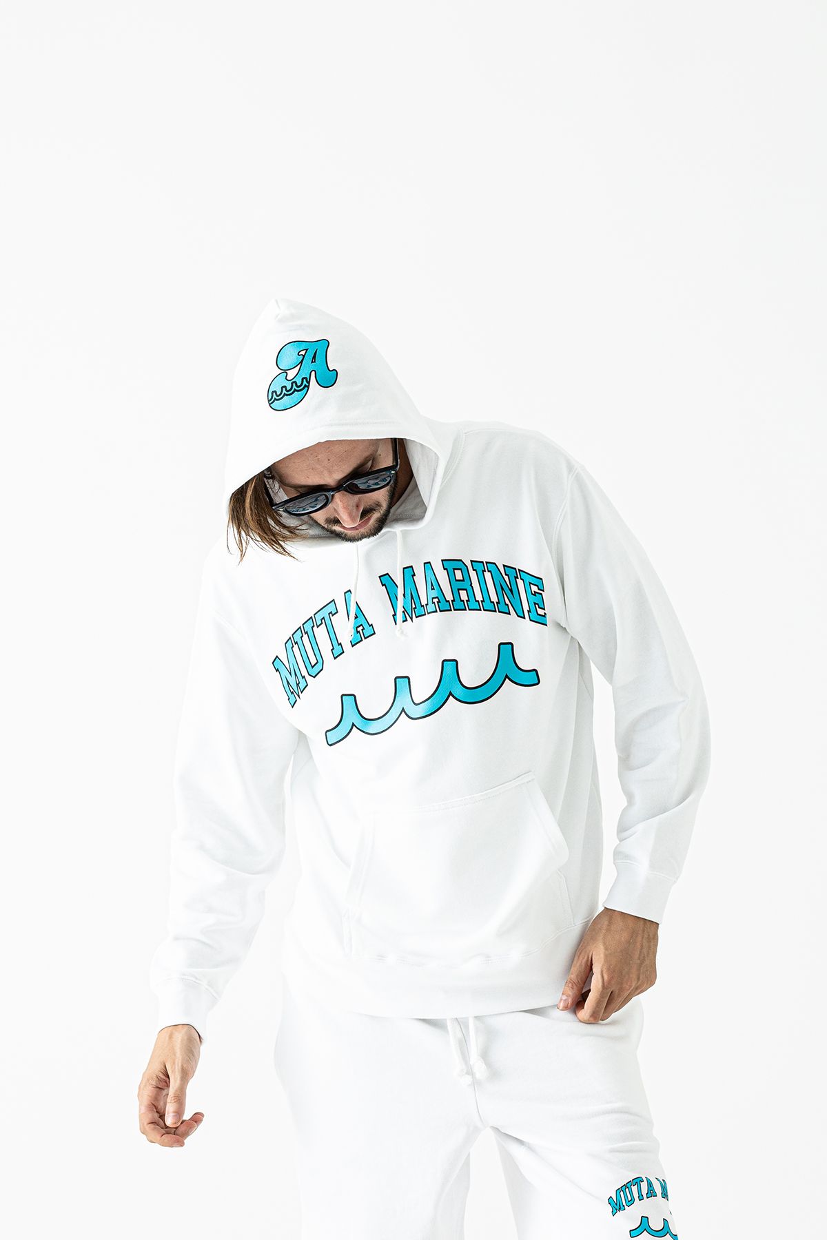 muta - (muta College Logo Hooded Sweatshirt / ブラック 【Acanthus×muta】 | BRYAN