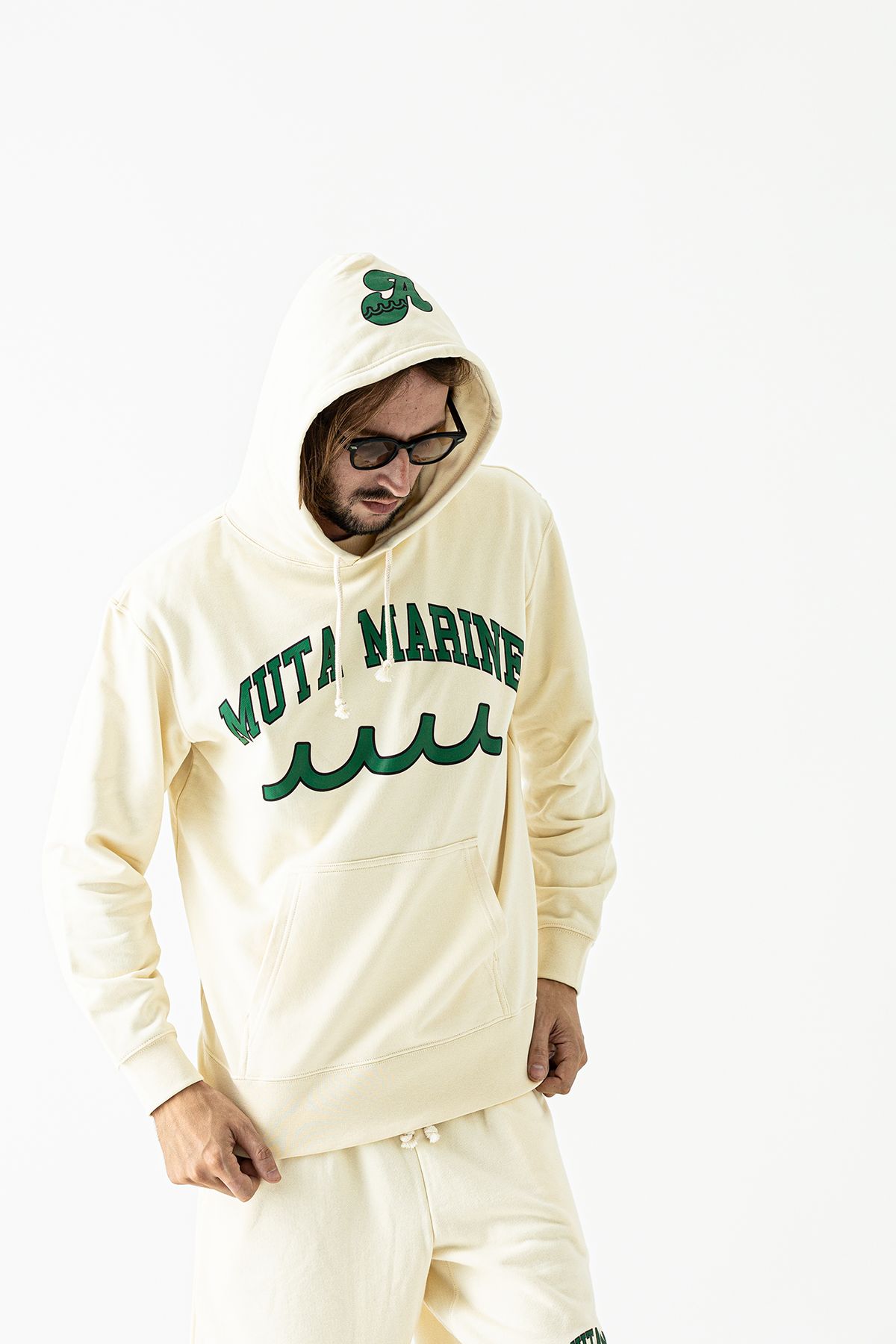 muta - (muta College Logo Hooded Sweatshirt / ブラック 【Acanthus×muta】 | BRYAN