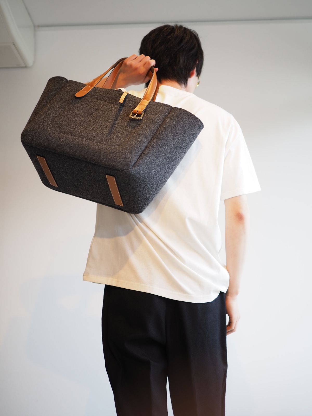 JW ANDERSON - ラスト1点 / BELT TOTE BAG / ベルト トート JW ANDERSON - ラスト1点 / BELT TOTE BAG / ベルト トート