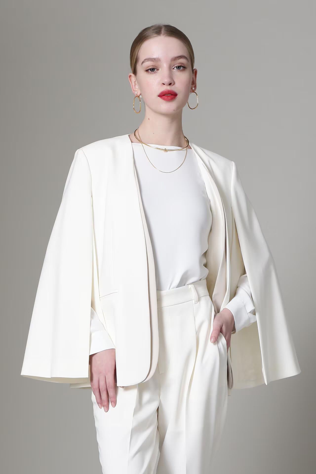 PINKY&DIANNE - [URBAN PRECIOUS] ケープ風ジャケット (ホワイト) / ポリエステル / ストレッチ / セットアップ / 0315150112 | LA FEMME