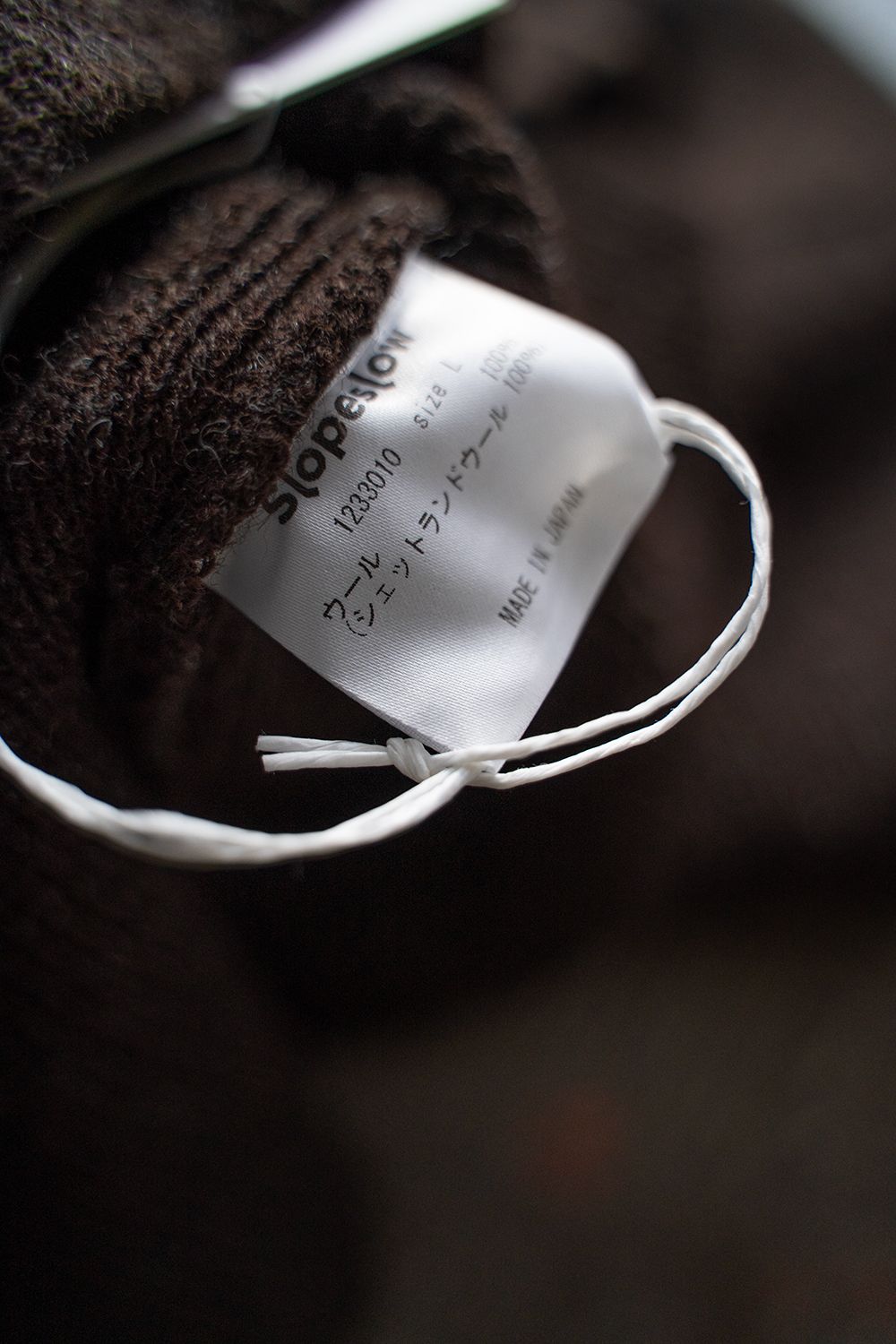 slopeslow - 【ラスト1点】Hard twisted Shetlandwool cross V slopeslow - 【ラスト1点】Hard twisted Shetlandwool cross V